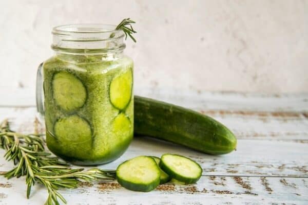 Makan Timun Tiap Hari? Ini yang Terjadi pada Tubuh Anda - Dietplus.id